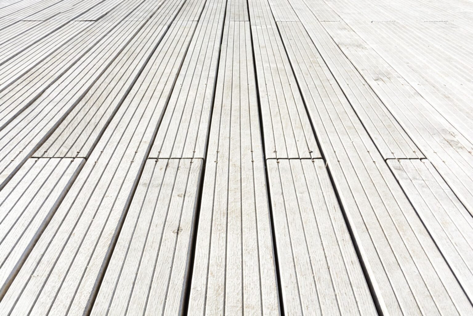 Ultimate Guide To Best Decking Oil Australia - Deck Builders Penrith AU